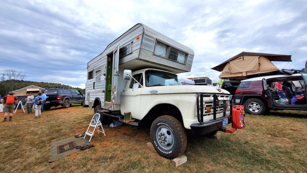Overland Vintage 1964 Ford F-350 Open Road Camper: Highlight of ...